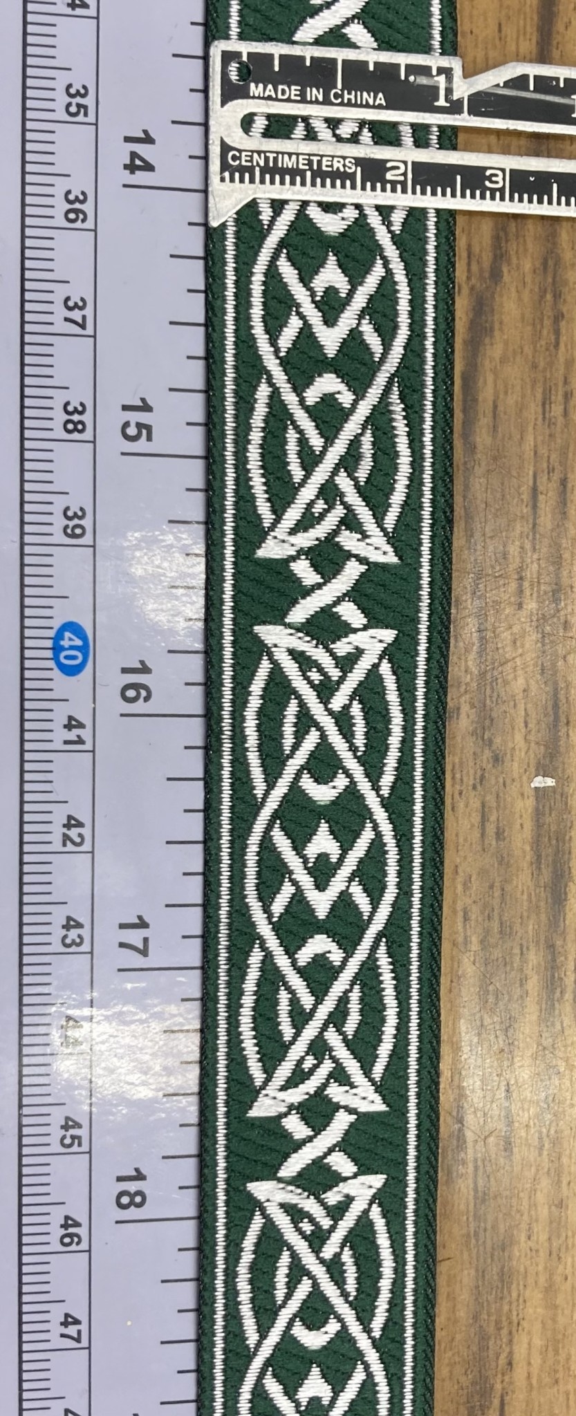 Saxon Knot (Celtic Fish) Silver Grey on Green - Cloak & Dagger Creations