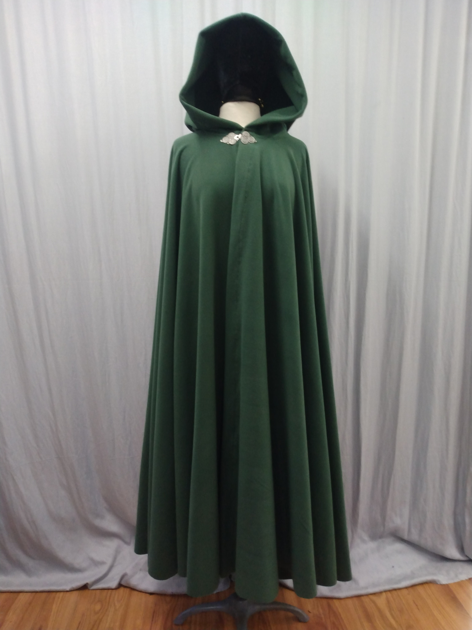 5604-Washable Hunter Green Fleece Cloak w/ Triple Medallion Clasp ...