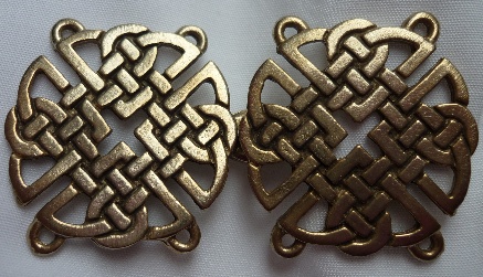 Celtic Knot Round Cloak Clasp- Bronze Tone Plated - Cloak & Dagger ...