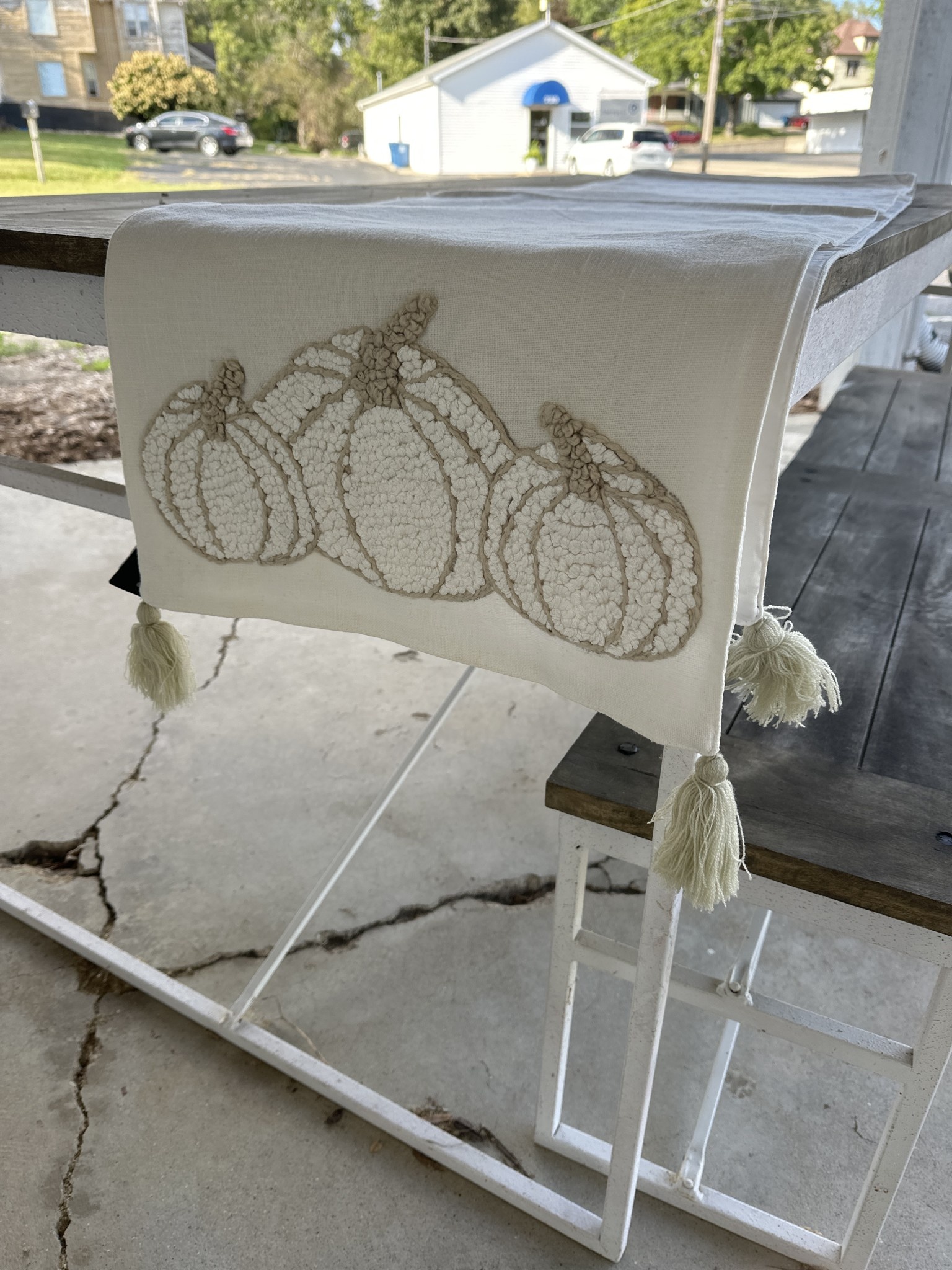 EMBROIDERED PUMPKIN TABLE RUNNER - Rustic Roots