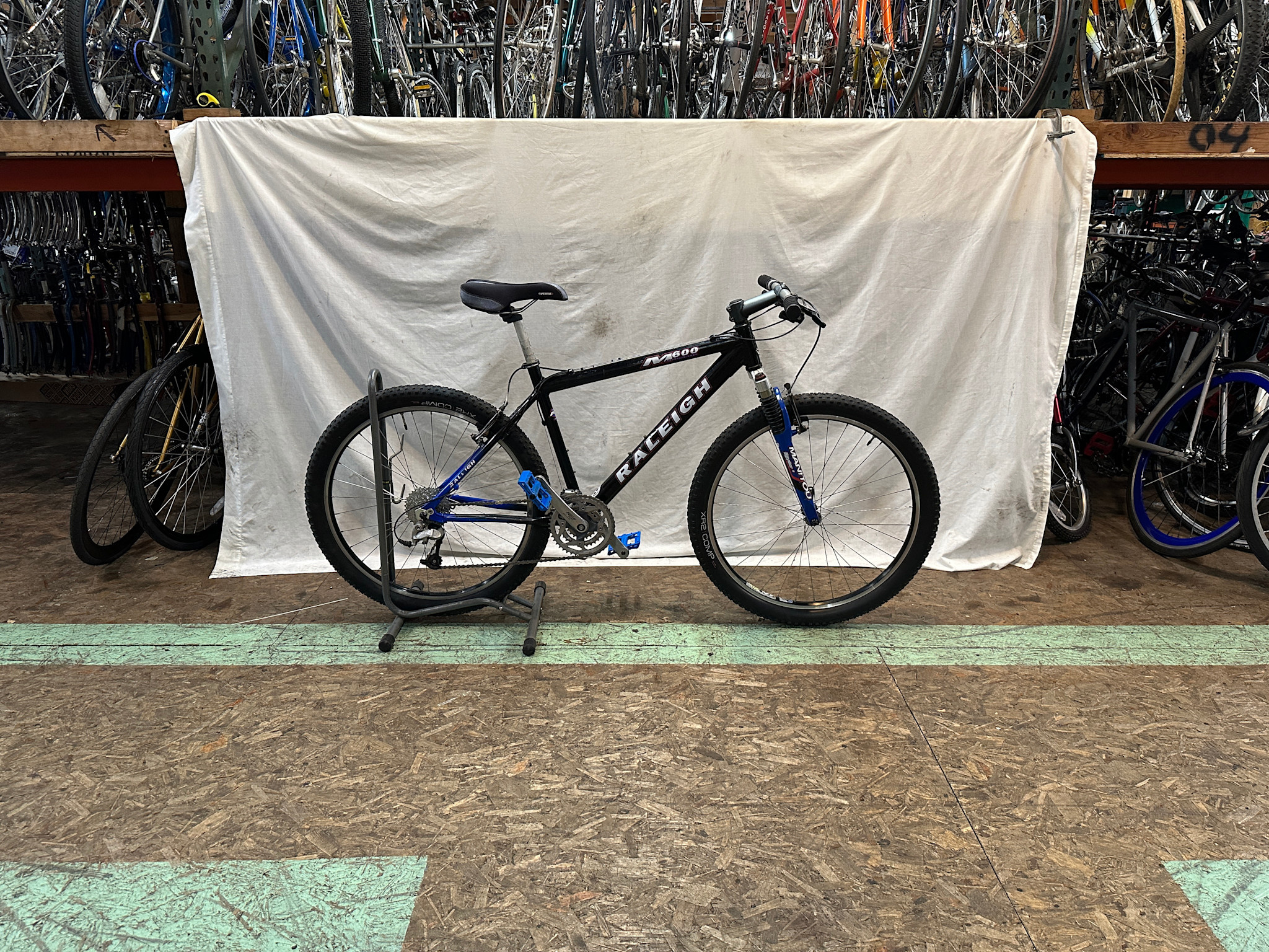 18" Raleigh M600 (0490 B2L) - Working Bikes