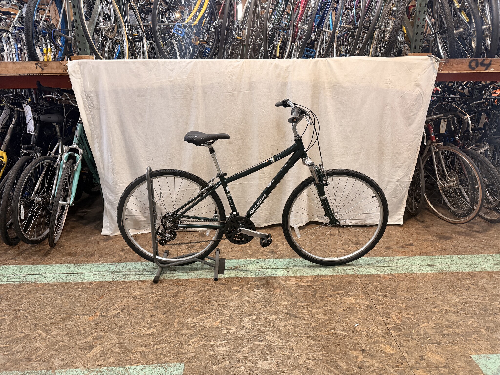 17" Raleigh Route (2957) H2L - Working Bikes