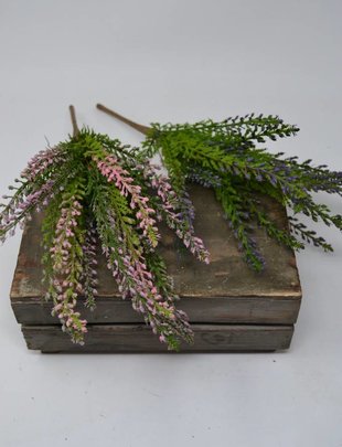 Artificial Silk Flowers: they look and feel real - The Last Straw