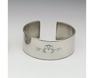 Claddagh Bangle - British Isles