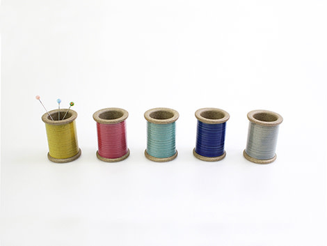 Magnetic Spool Pin Holder - Art of Yarn