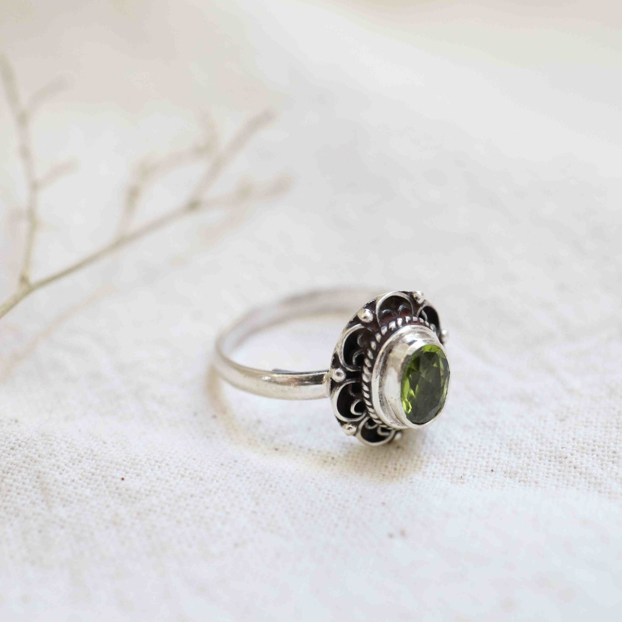 Peridot Ring - Fleur - Pierres D'ailleurs