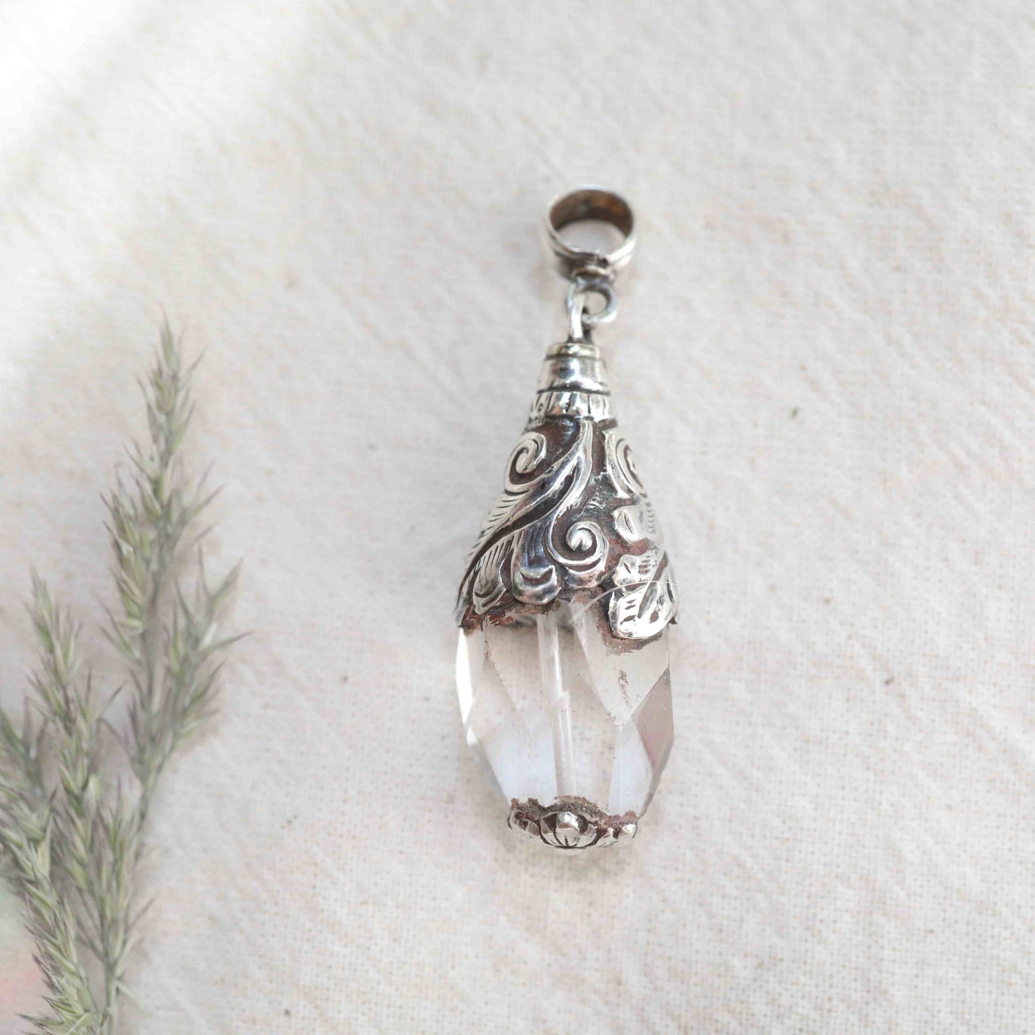 Pendentif Quartz Clair - Pétunia - Pierres D'Ailleurs