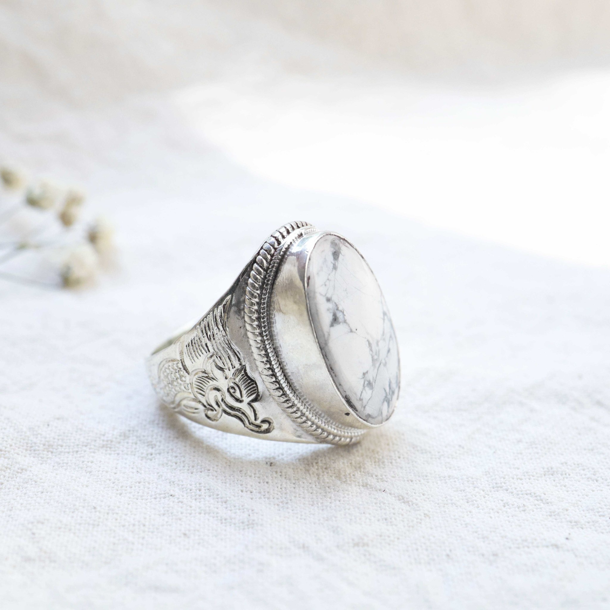 Howlite Ring - Dragon - Pierres D'ailleurs