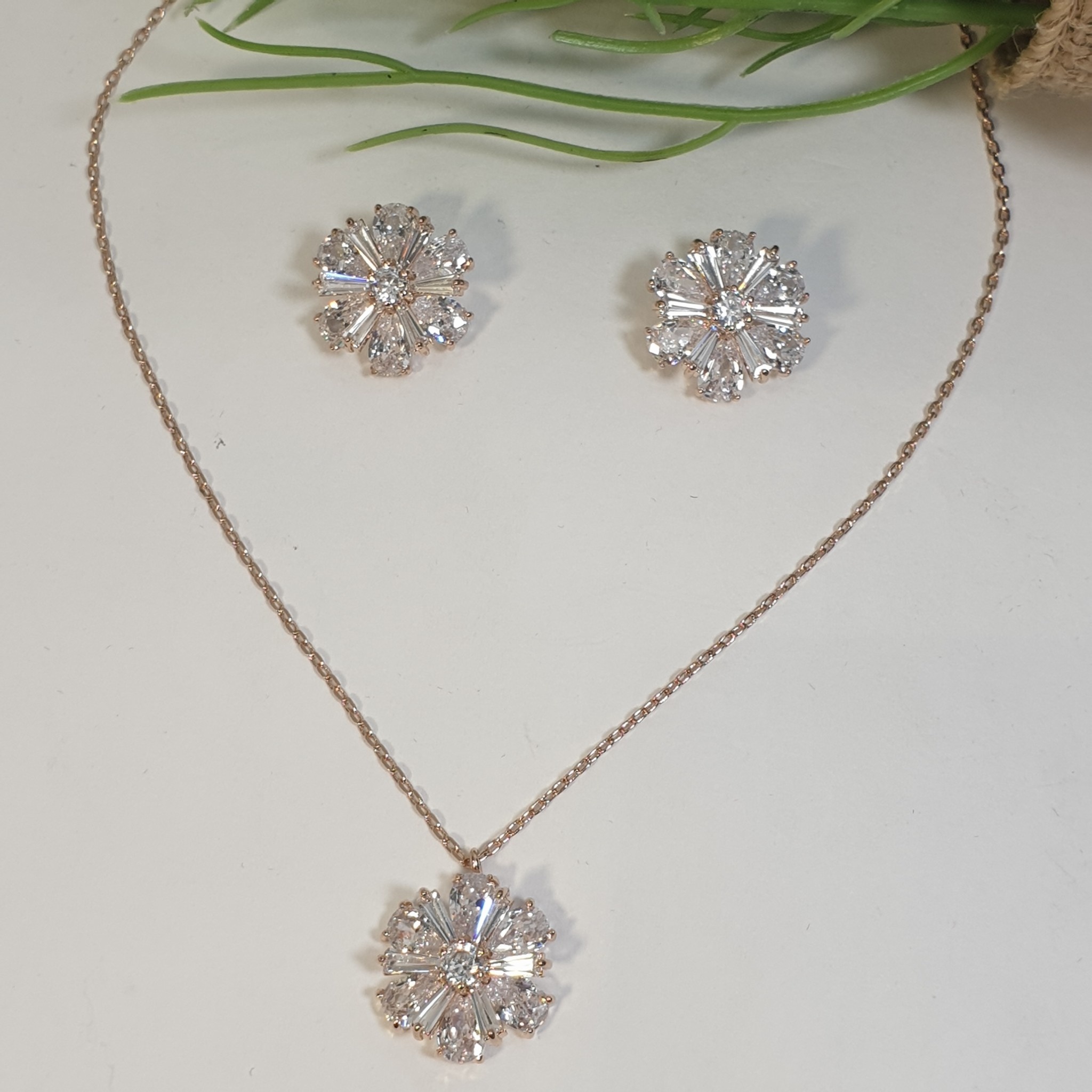 csc0020-rose-gold-big-flower-necklace-set.jpg