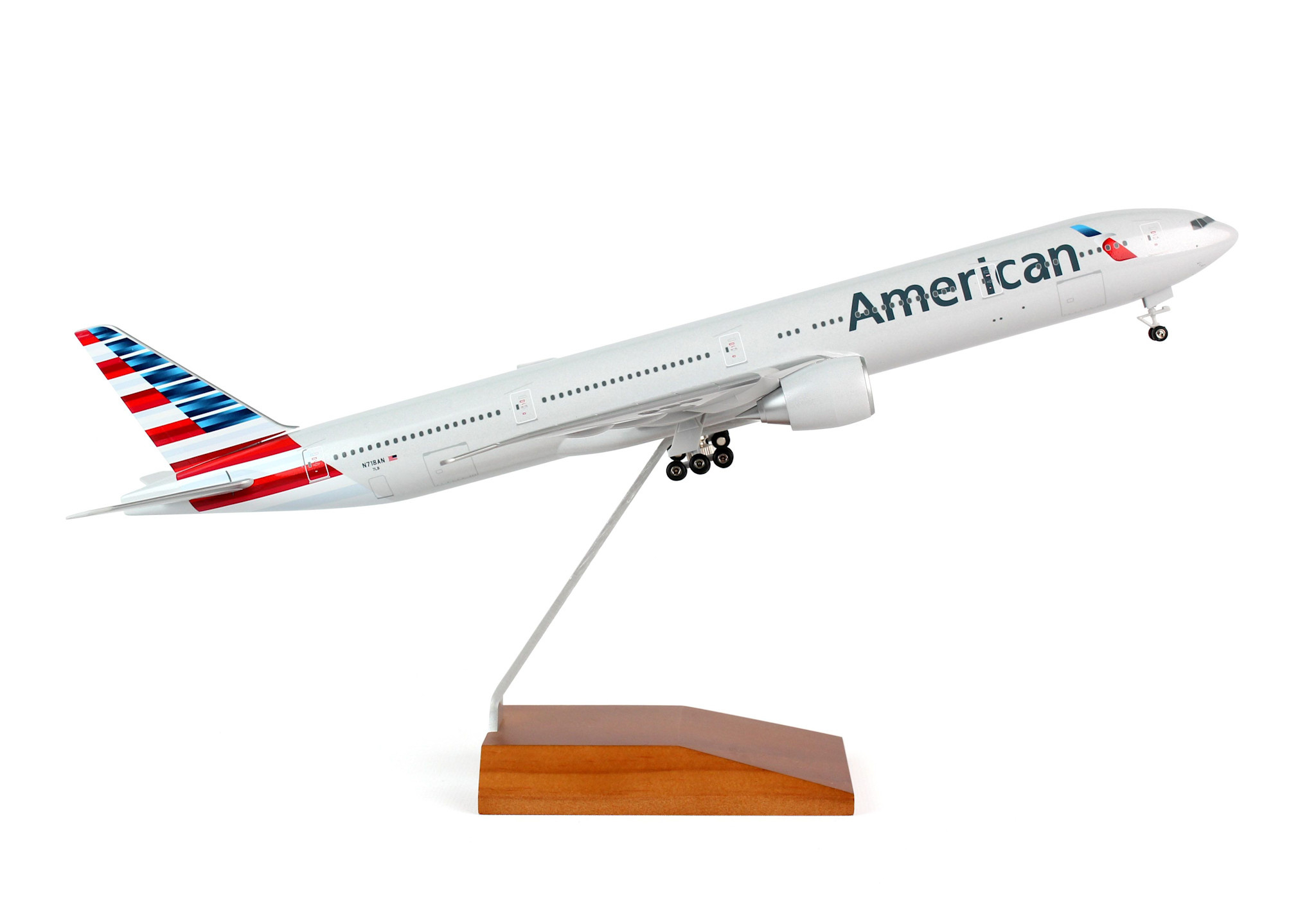 SKR5041 SKYMARKS AMERICAN 777-300 1/200 W/GEAR & WOOD STAND - My ...