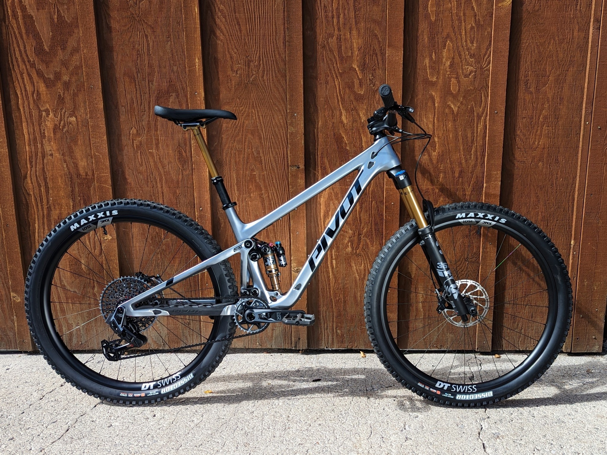 2023 Pivot Trail 429 Enduro Pro X0 Transmission | The BackCountry - The ...