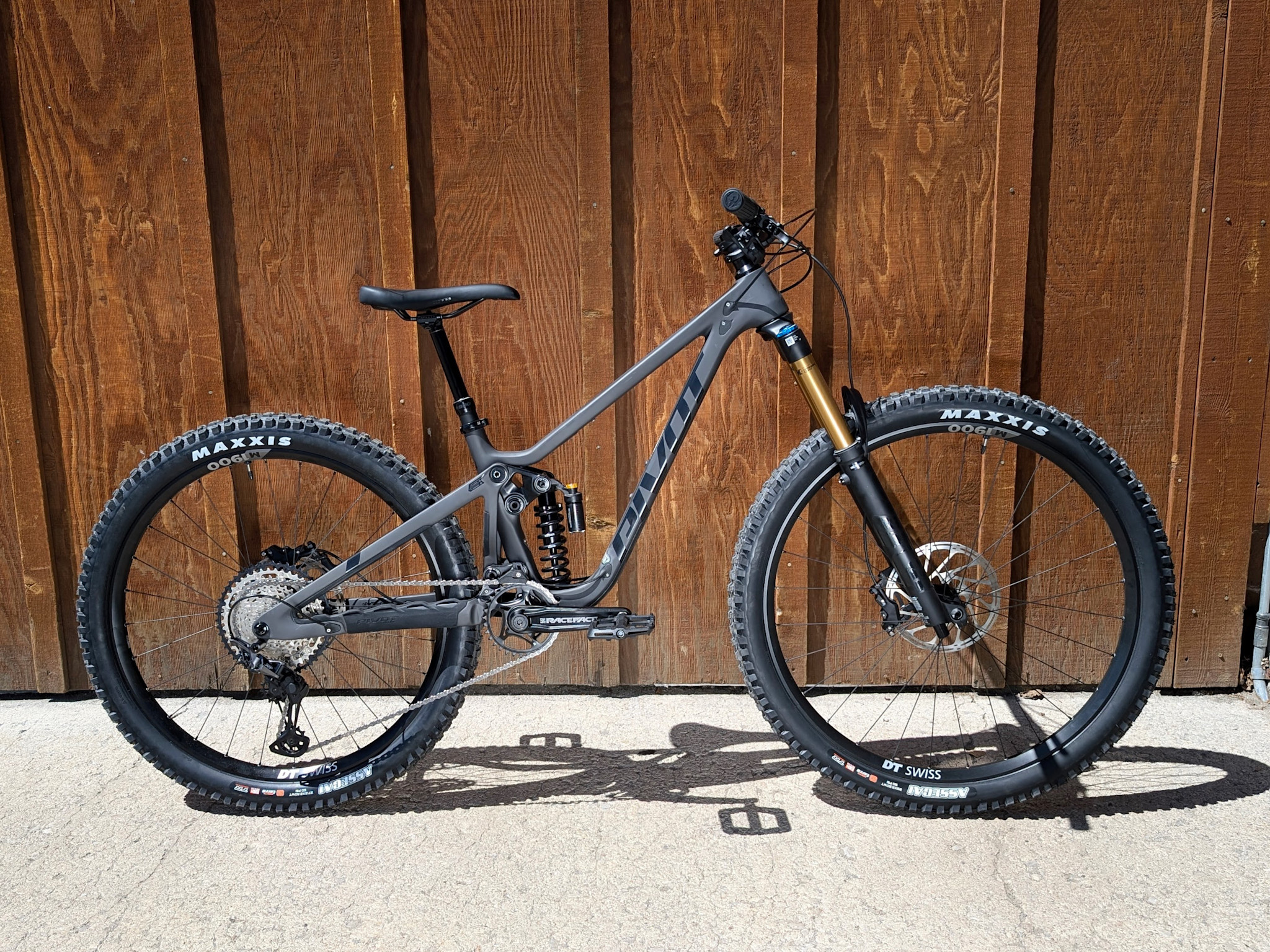 2025 Pivot Mach 6 Brunch Ride Coil MX | The BackCountry in Truckee, CA ...
