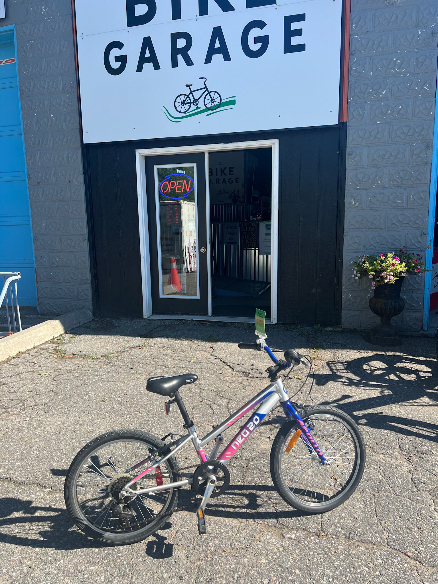 USED - APOLLO Neo+ 24 7s Girl's - The Bike Garage