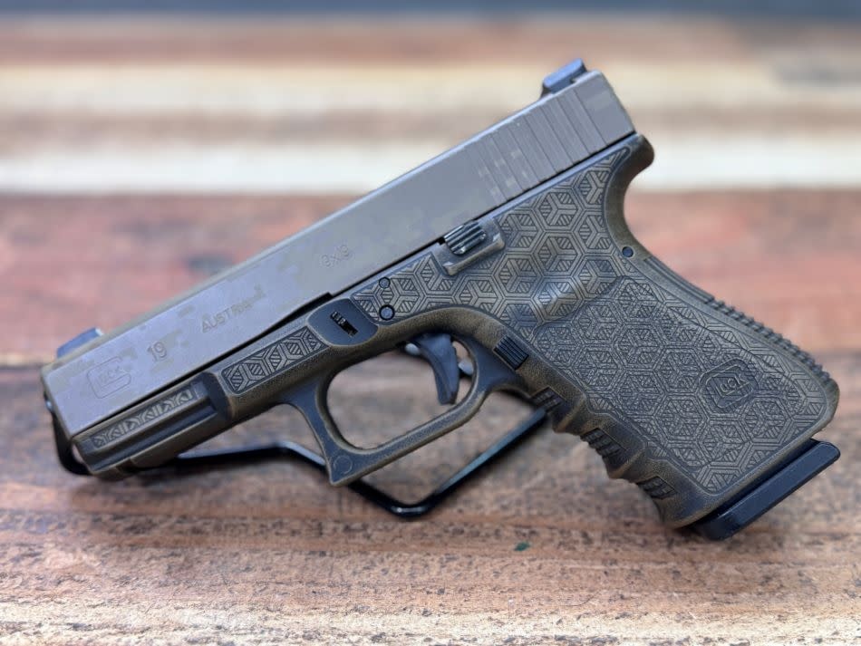 Glock 19 Gen3, Refurbished, Custom Cerakote M17 & Troy Coyote Tan ...