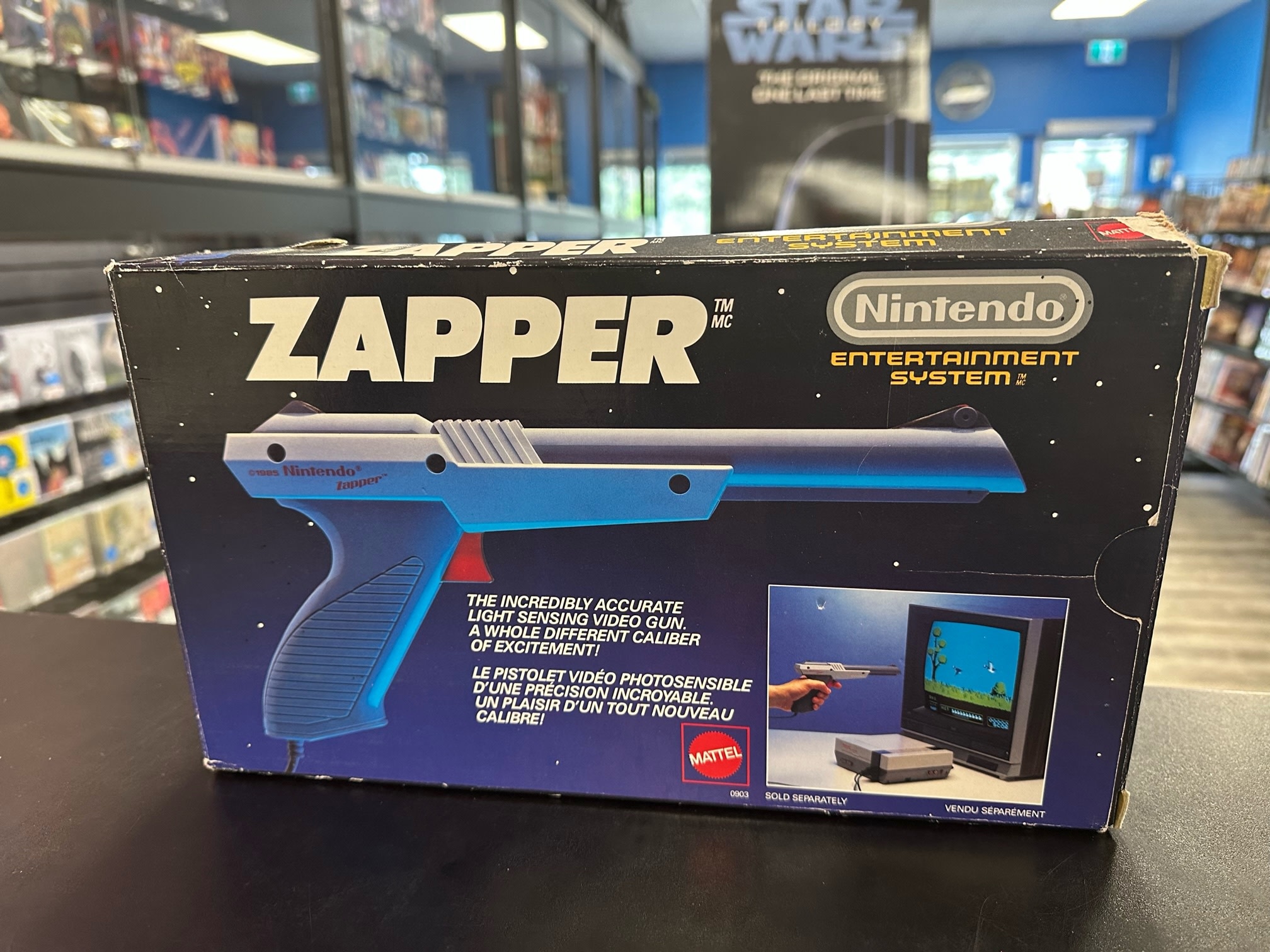NES NES Lightgun Zapper Grey (CiB, Damaged Box) - Video Game Trader