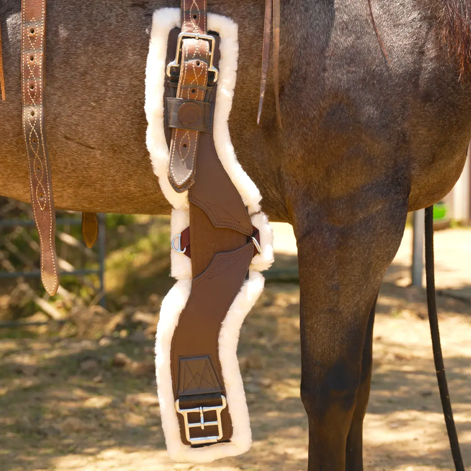 STRETCHTEC SHOULDER RELIEF CINCH (NATURAL FLEECE) - Equine Essentials ...