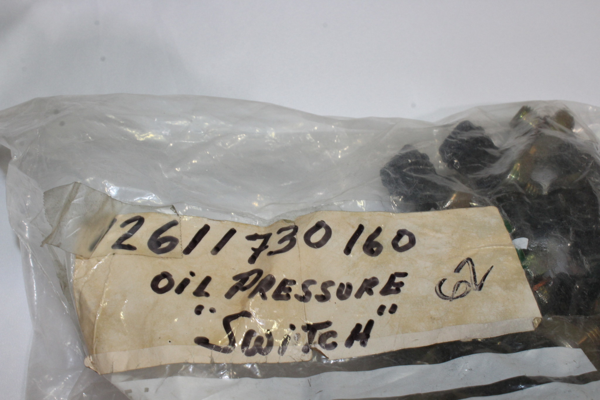 BMW oil pressure sensor for BMW E-24 E-28 E-32 E-46E-52 E-53 E-60 E-65 ...