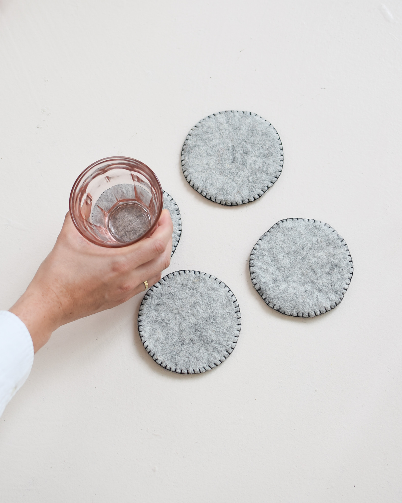 Wool coasters 4 Grey Bouche Bee
