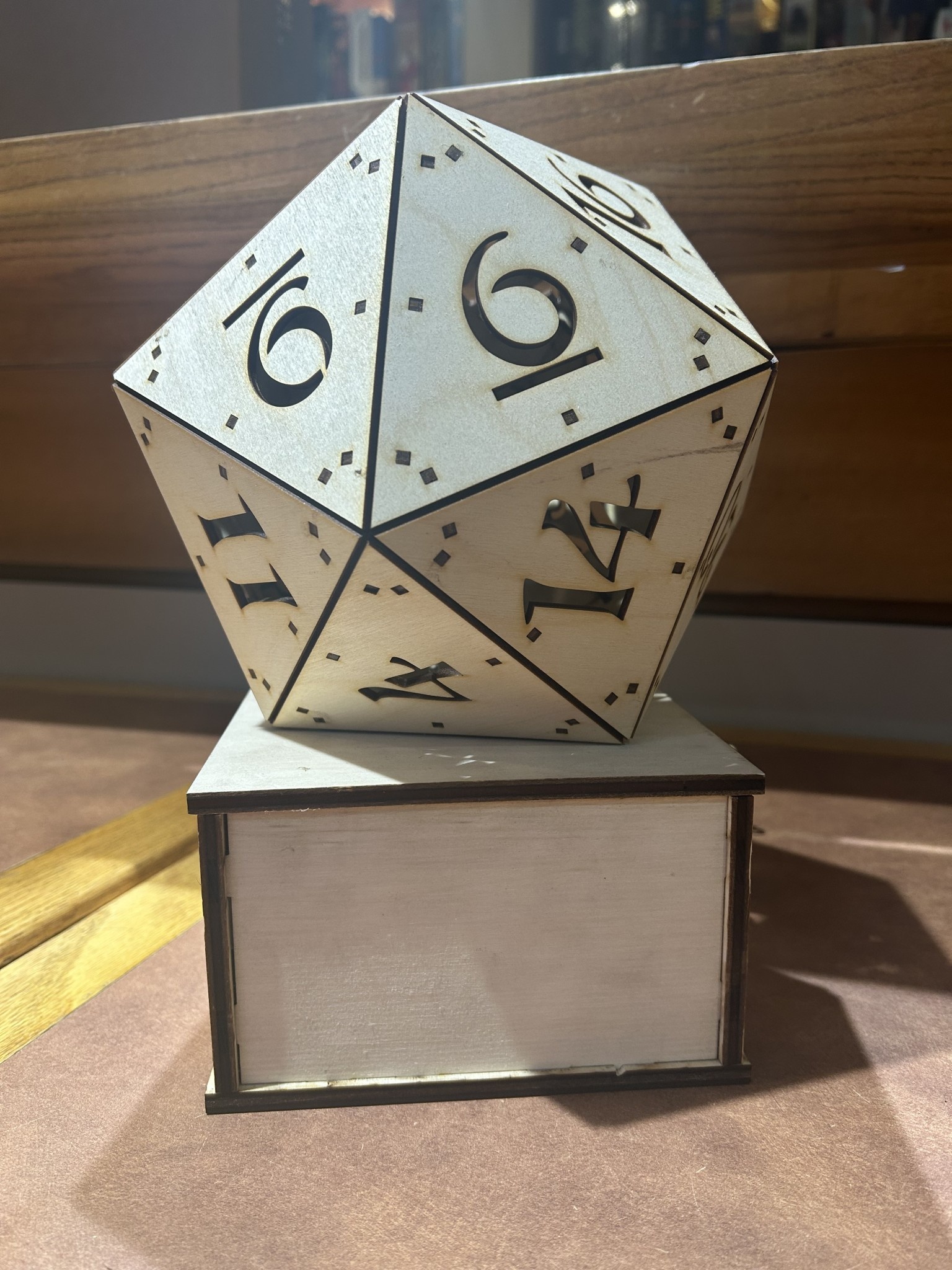D20 Lamp - Boardgames.ca