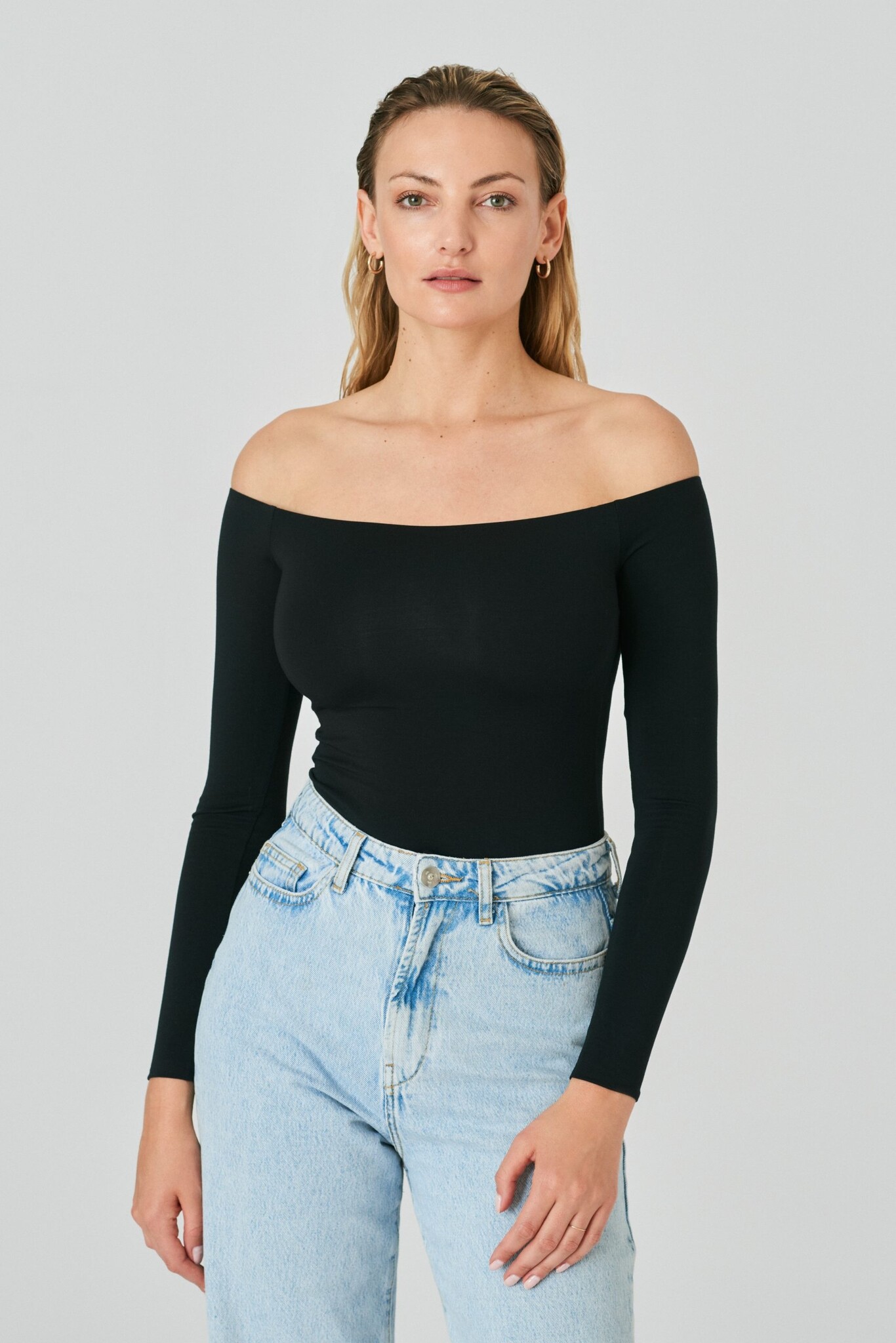 Off shoulder bodysuit . Noir - Betina Lou