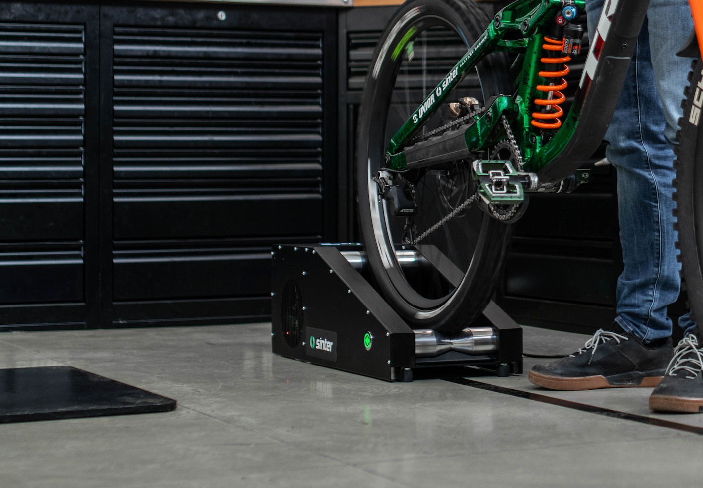 New Automated Sinter Smart Bedding Machine at Cycles Dupuis - Cycle Dupuis