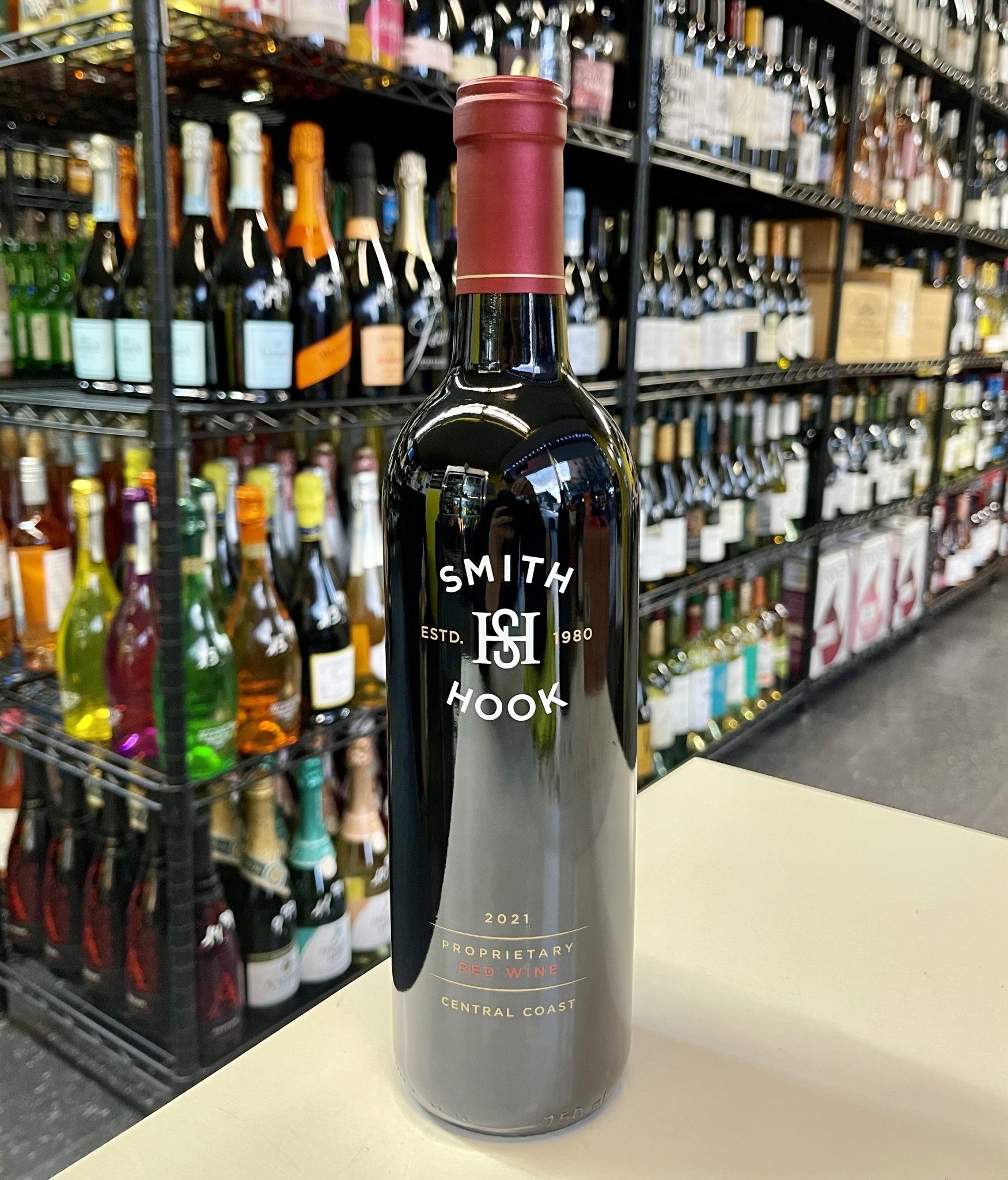Smith & Hook Propietary Red Blend 2021 750ml - Divino