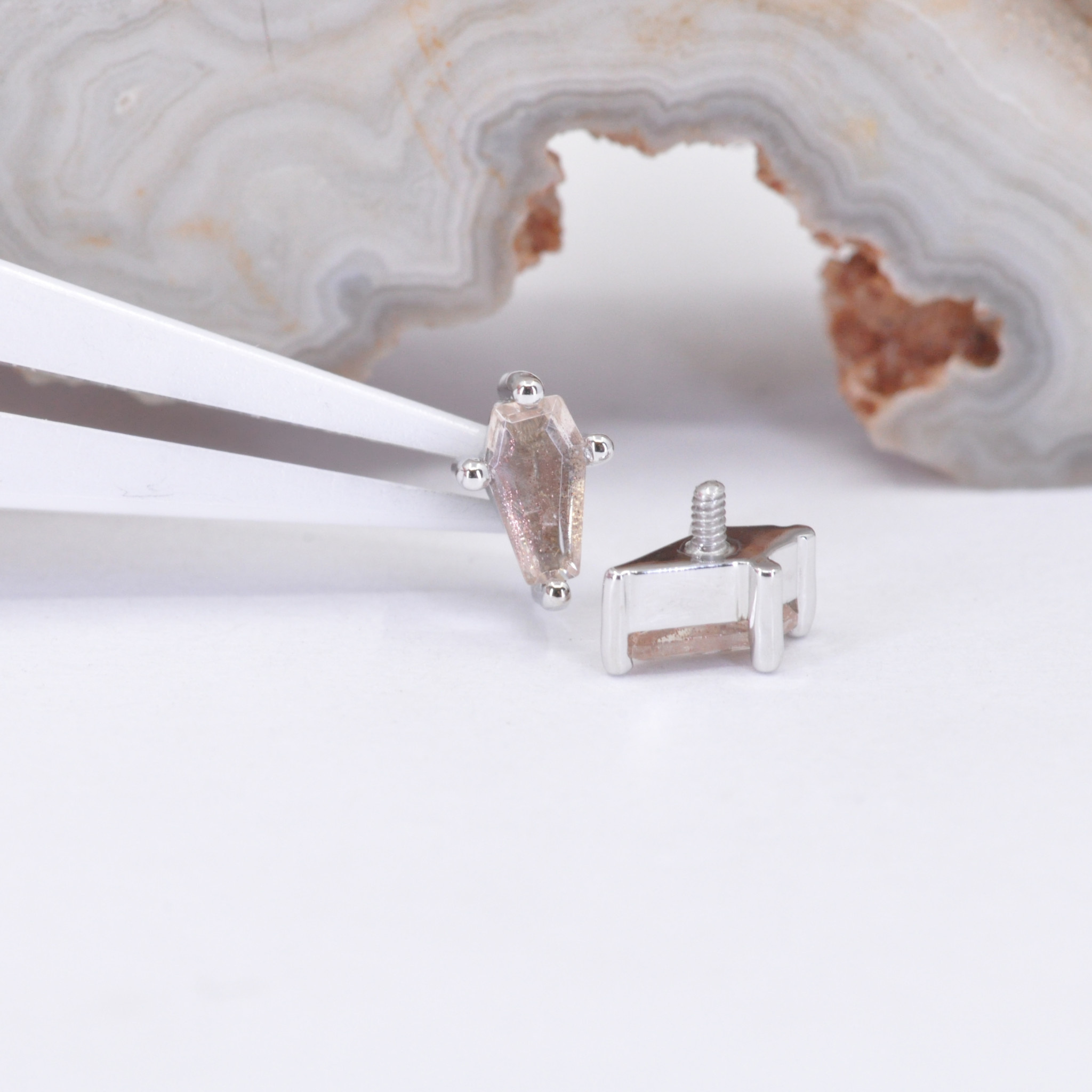 Coffin Prong Sunstone White Gold 16g Threaded End - Mint Piercing