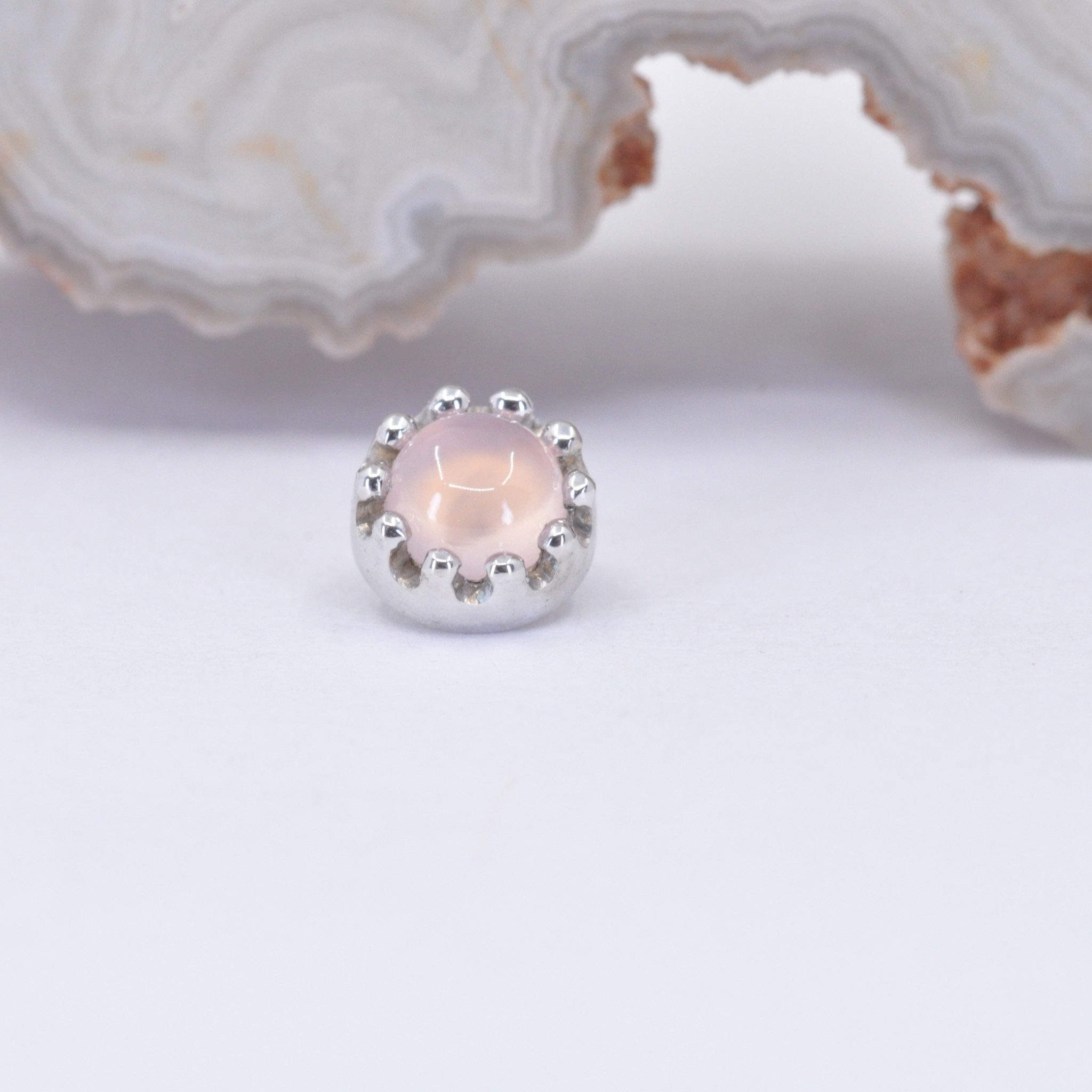 Crown Prong with 4mm Peach Chalcedony Cabochon White Gold 16 Threaded ...