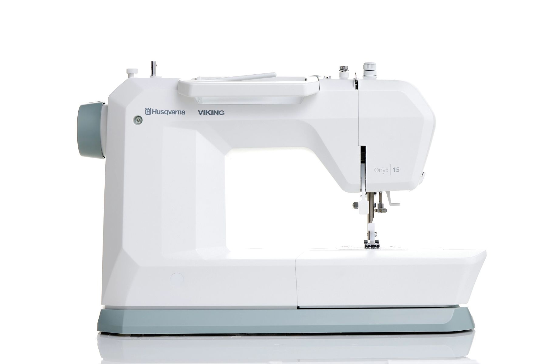 ONYX™ 15 Sewing Machine - Stitch by Stitch