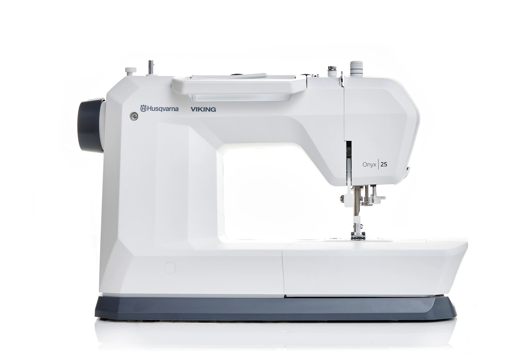 ONYX™ 25 Sewing Machine - Stitch by Stitch