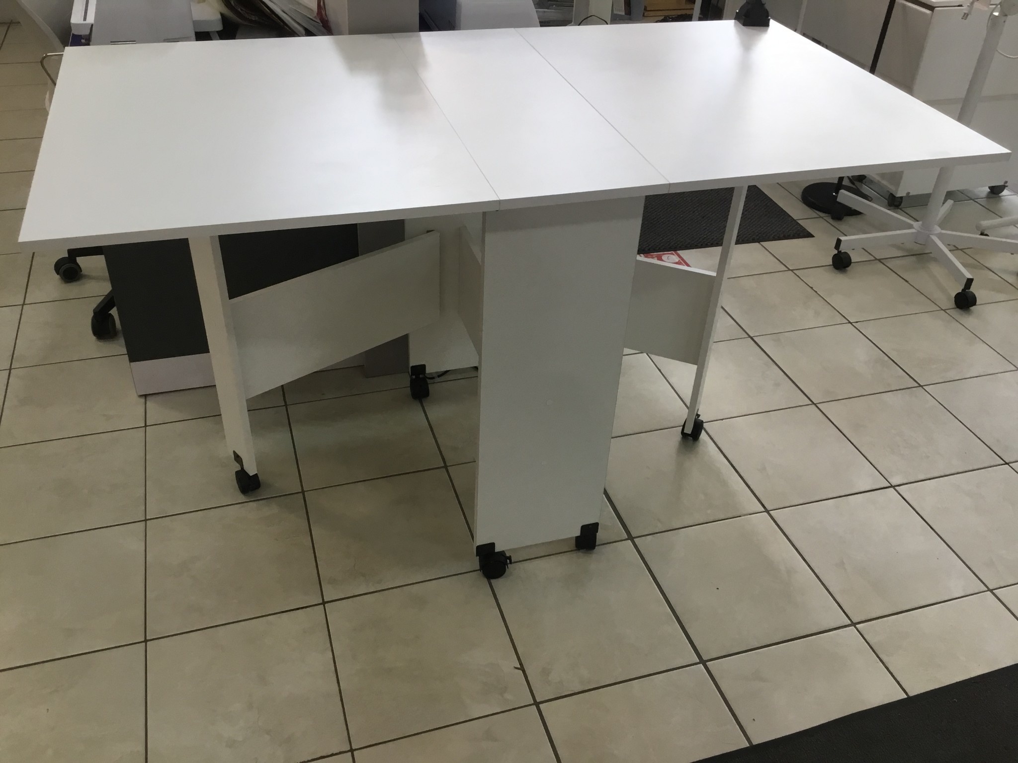 Table de coupe blanche - Pénélope machines à coudre