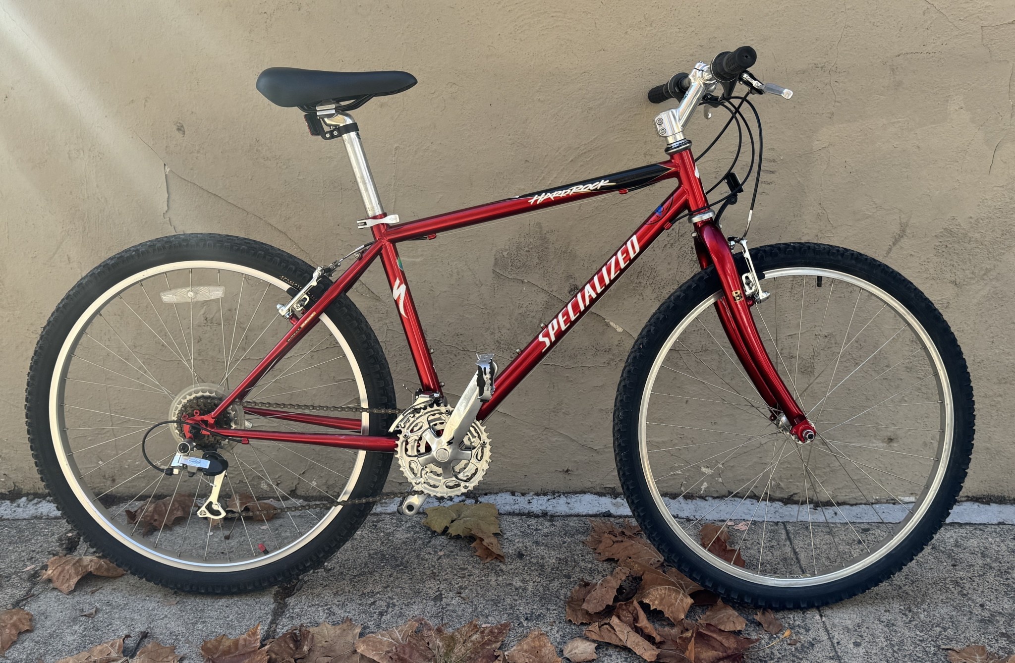 Specialized Hardrock Mountain 17in Red Black