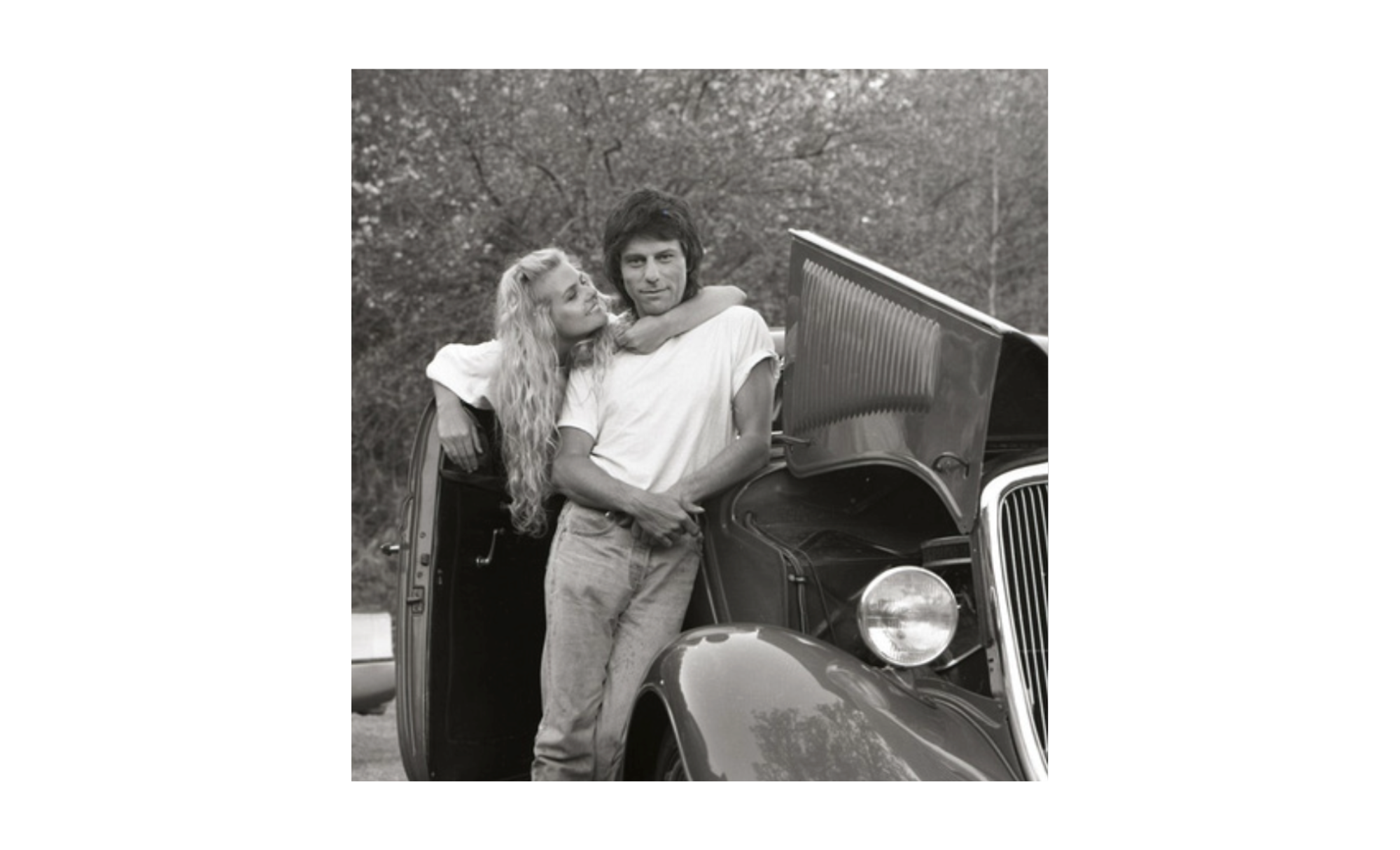 Jeff Beck and Sandra Cash by Robert Knight - Liss Gallery