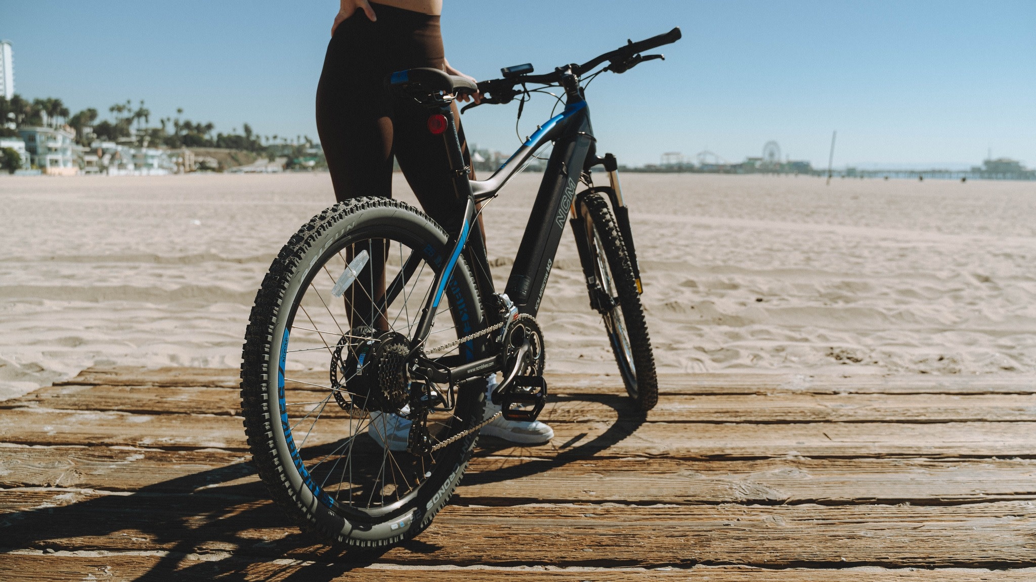 Leon Cycle NCM Moscow M7 noir mat vélo de montagne électrique - Echo sports