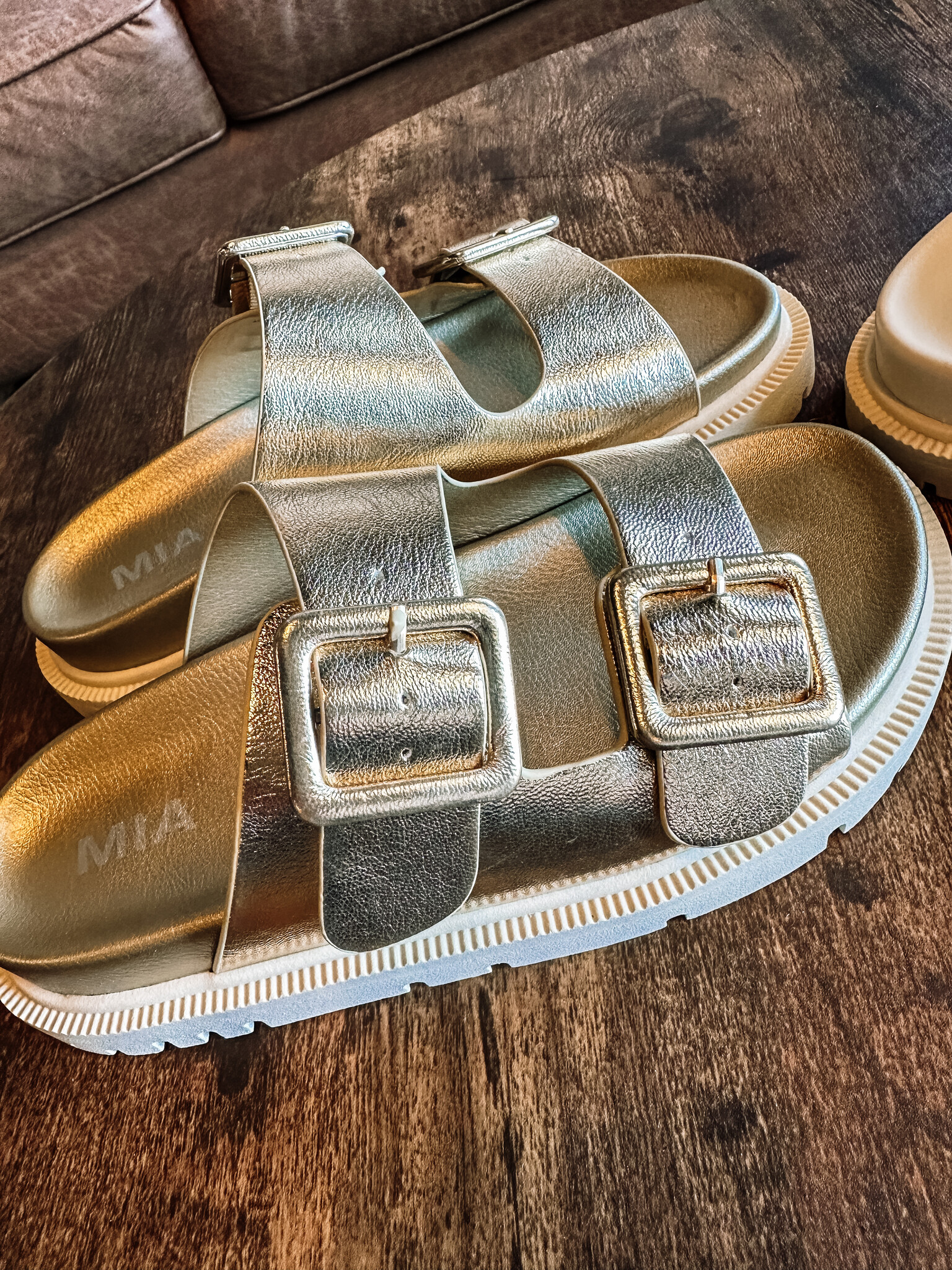 Gen Sandal - 509 Broadway