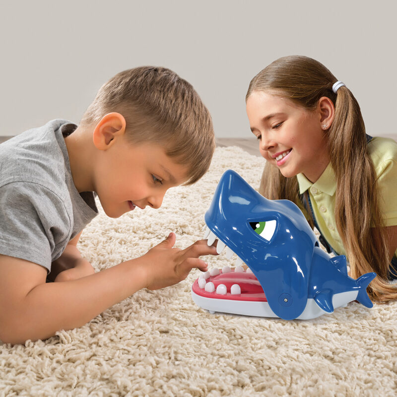 SHARK CHOMP - Moda Kids