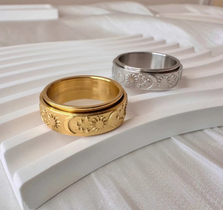 Celestial Fidget Spinning Ring | Gold | - Becca
