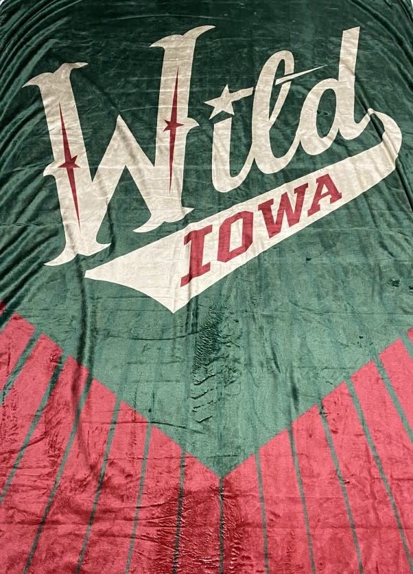 Iowa Wild Plush Logo Blanket - Iowa Wild Hockey Club Iowa Wild Plush Logo Blanket - Iowa Wild Hockey Club