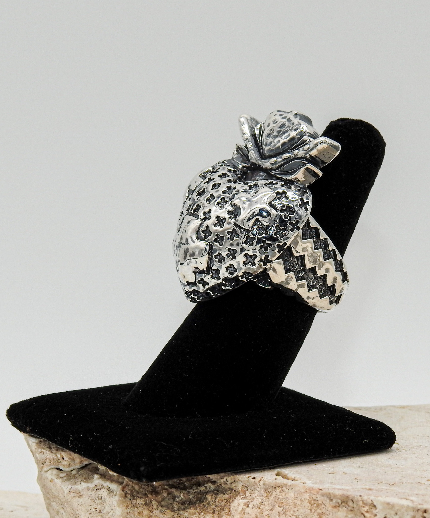 Dian malouf heart ring store