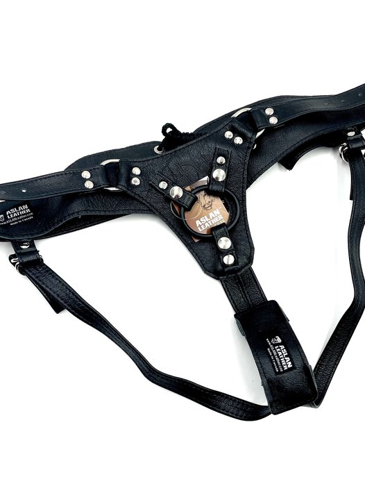 Aslan Leather | Bondesque