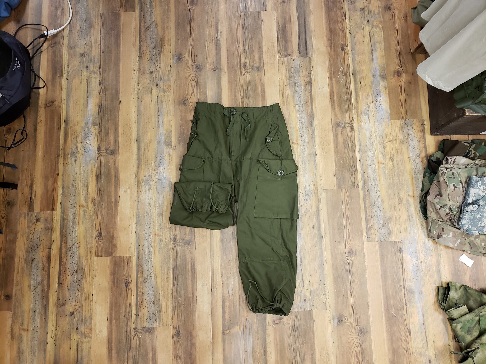 CANADIAN FORCES WIND PANTS - Smith Army Surplus