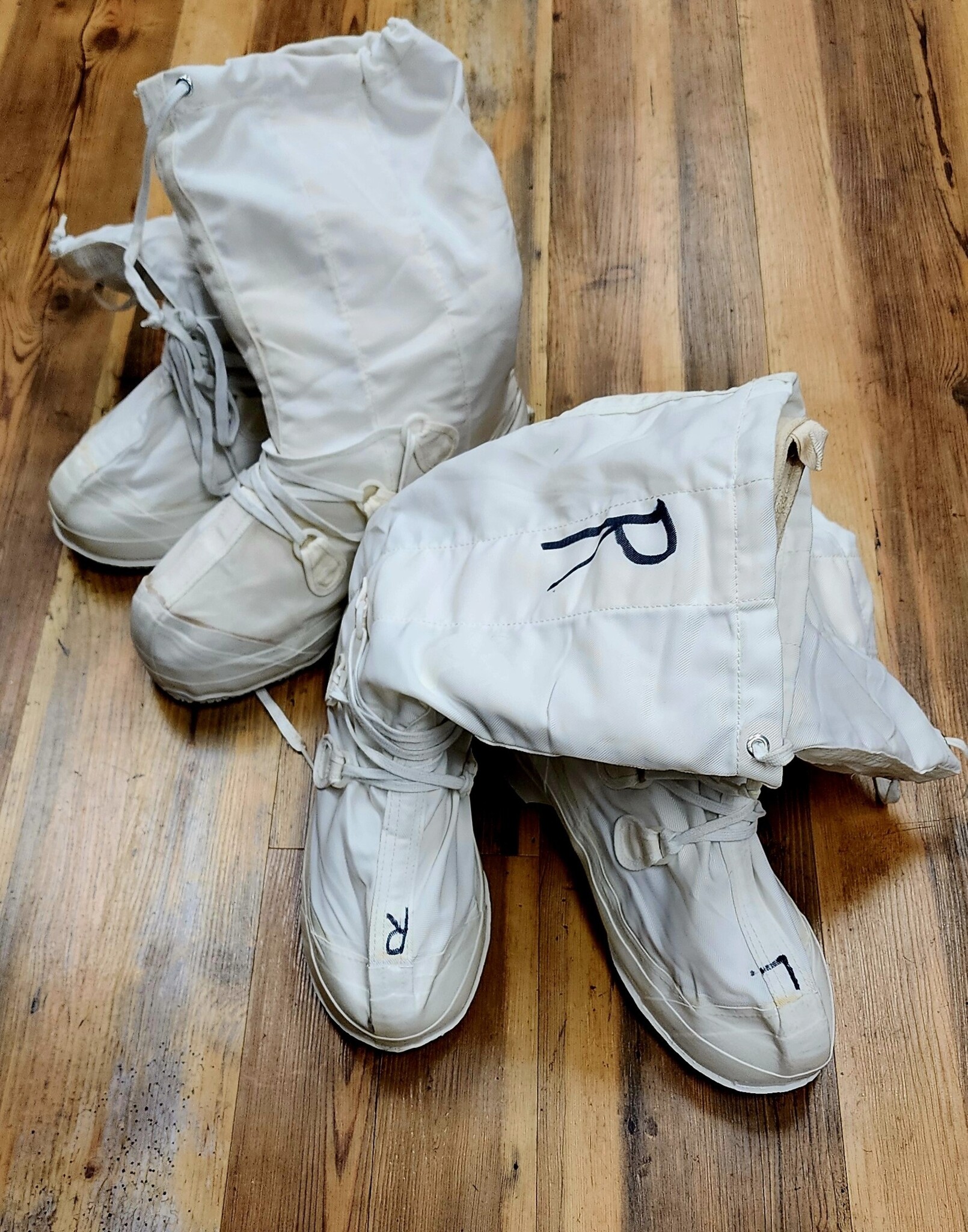 CANADIAN MUKLUK - MINT CONDITION - Smith Army Surplus