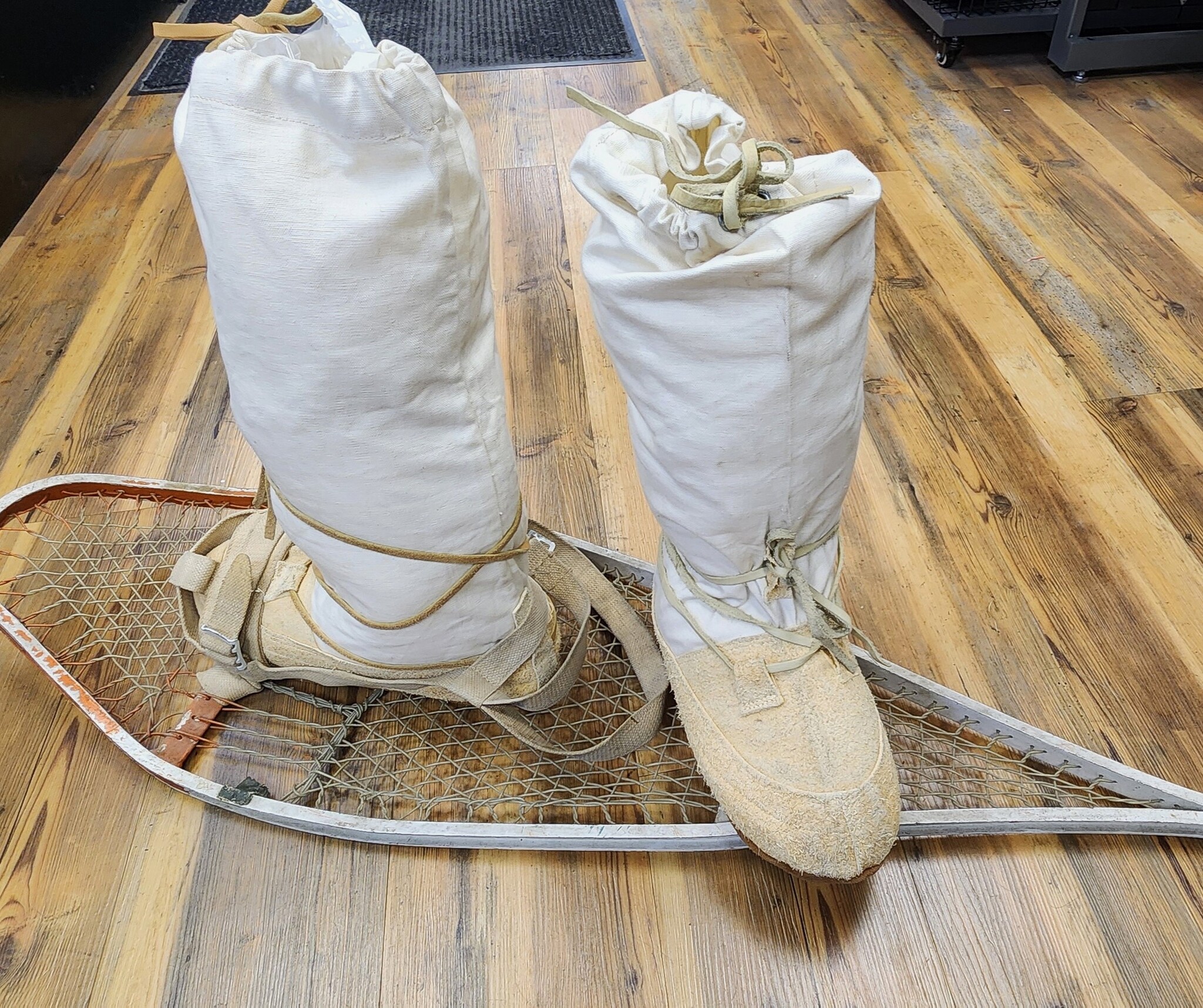 VINTAGE 1950S ERA MUKLUK - Smith Army Surplus