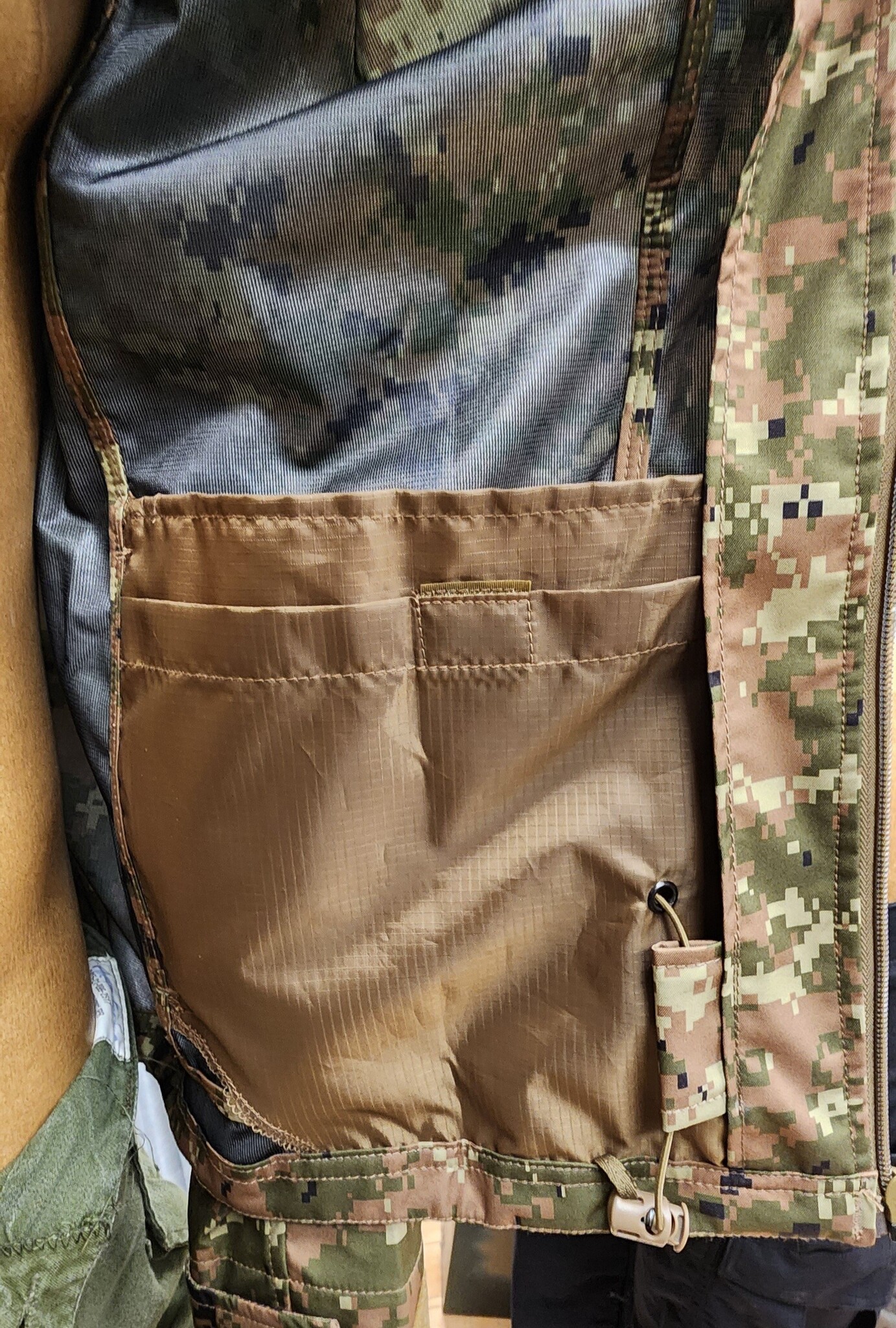 CAMOUFLAGE RAIN JACKET - Smith Army Surplus