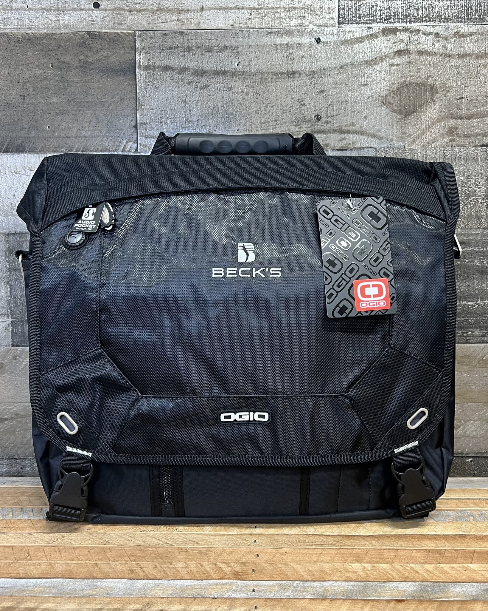 04569 Ogio Pack Messenger Bag - Beck's Country Store