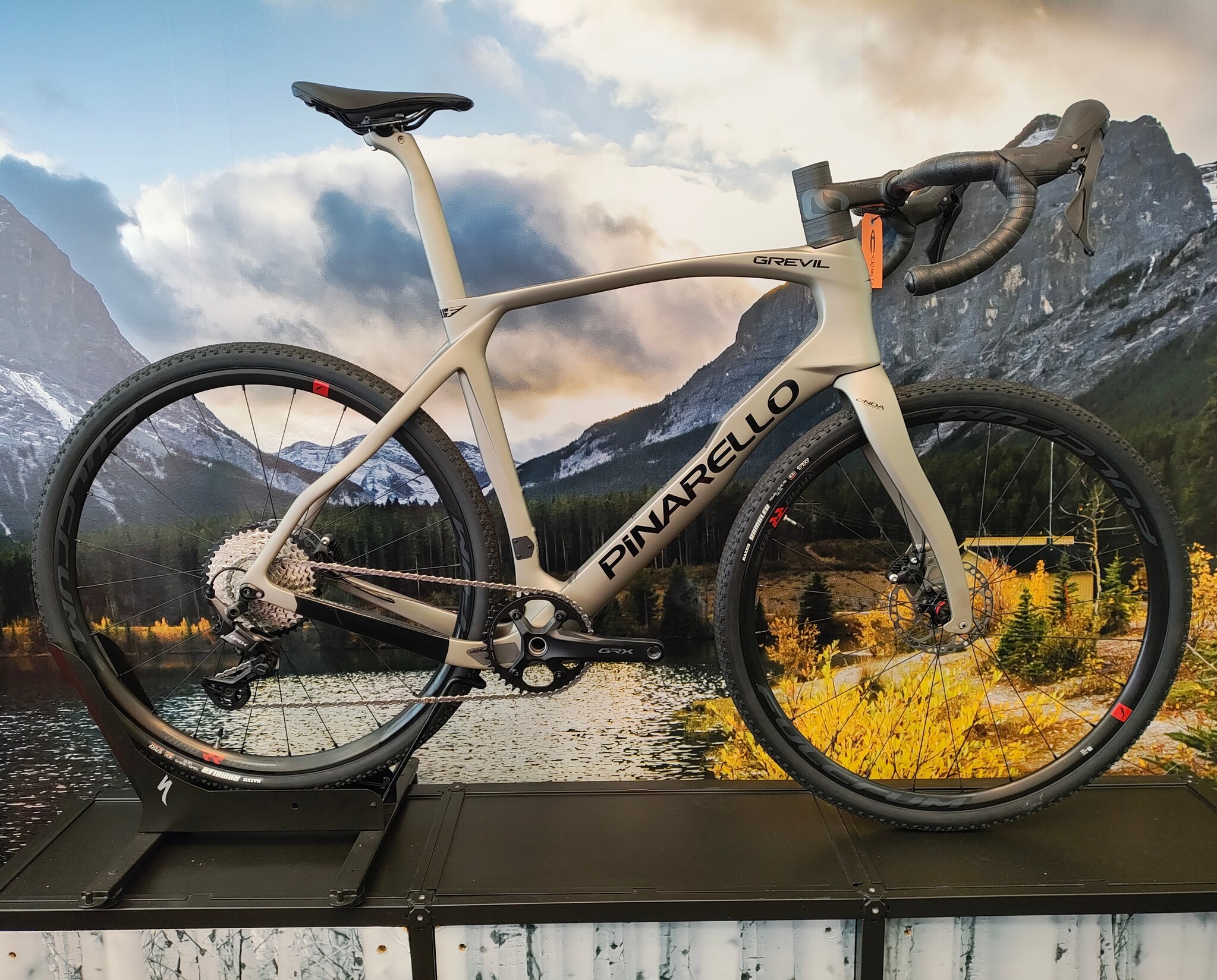 Pinarello F5 Grevil GRX - Cranked Online