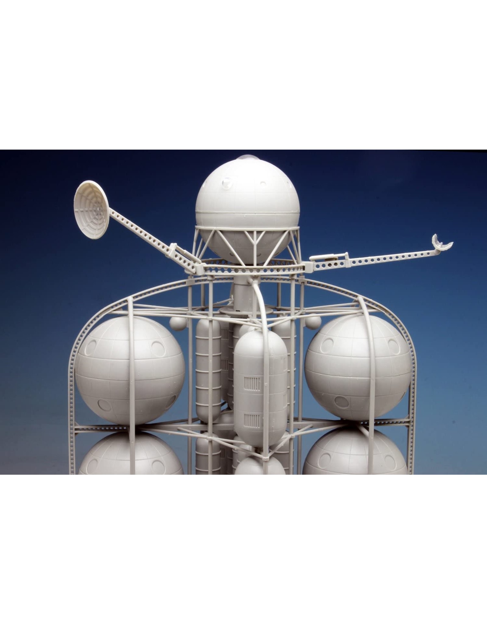 Pegasus Hobbies 9109 - 1/350 The Moonlander Spacecraft Model Kit - Hub ...