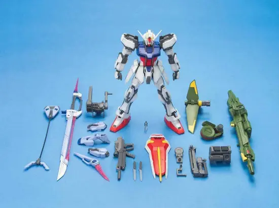 Gunpla: Master Grade - Gundam SEED, Launcher/Sword Strike Gundam ...