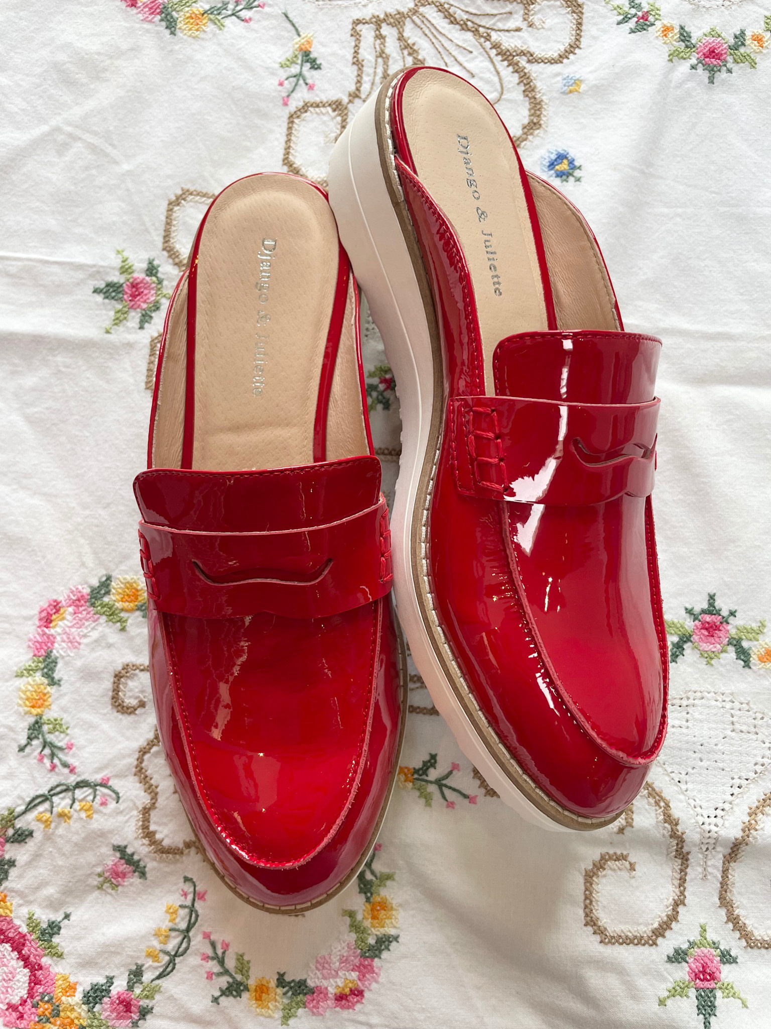 Django & Juliette - Olmm (Red / White Patent Leather) - Luna Blue