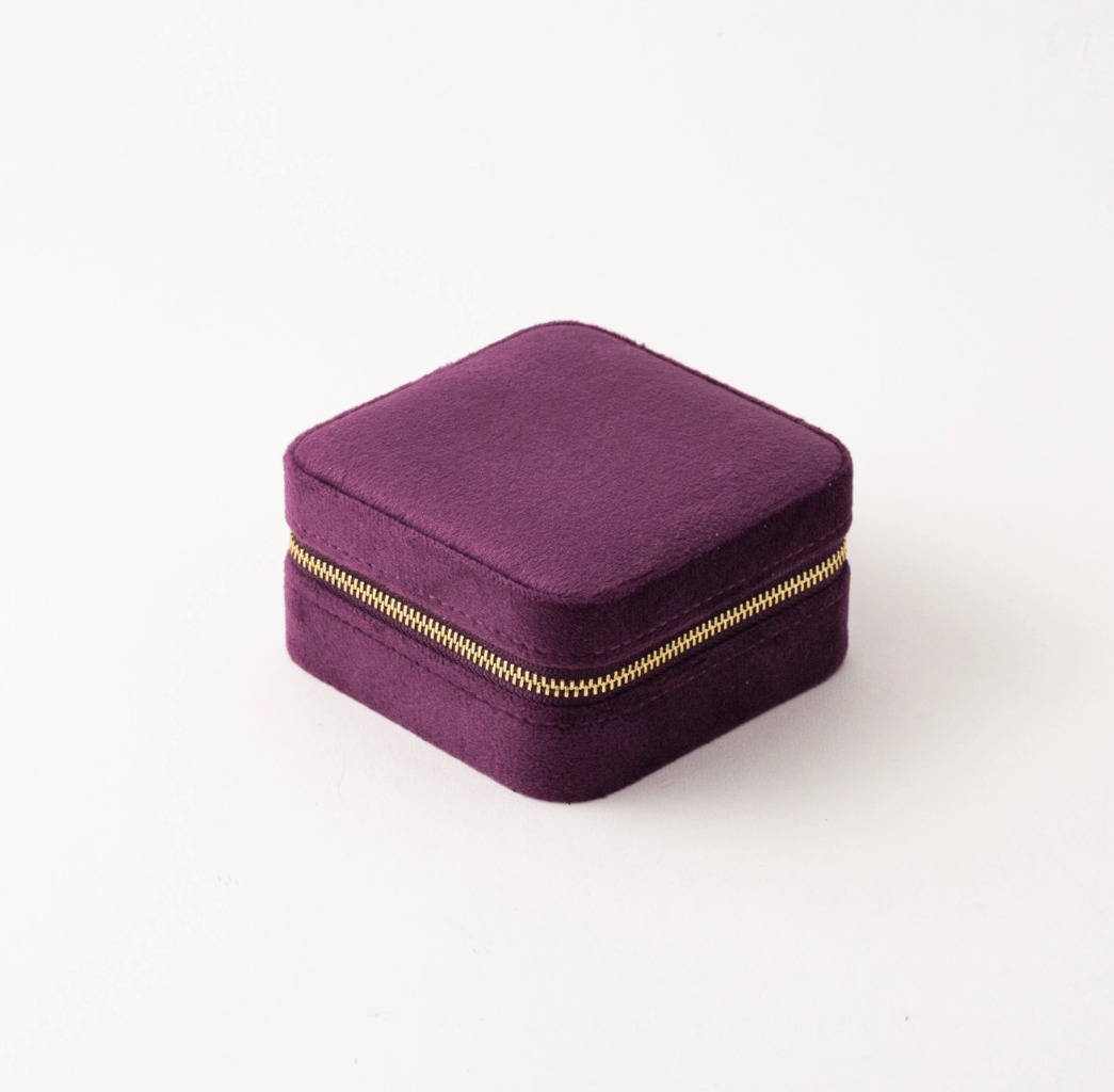 Lover's Tempo Bon Voyage Square Travel Case - Judy At The Rink
